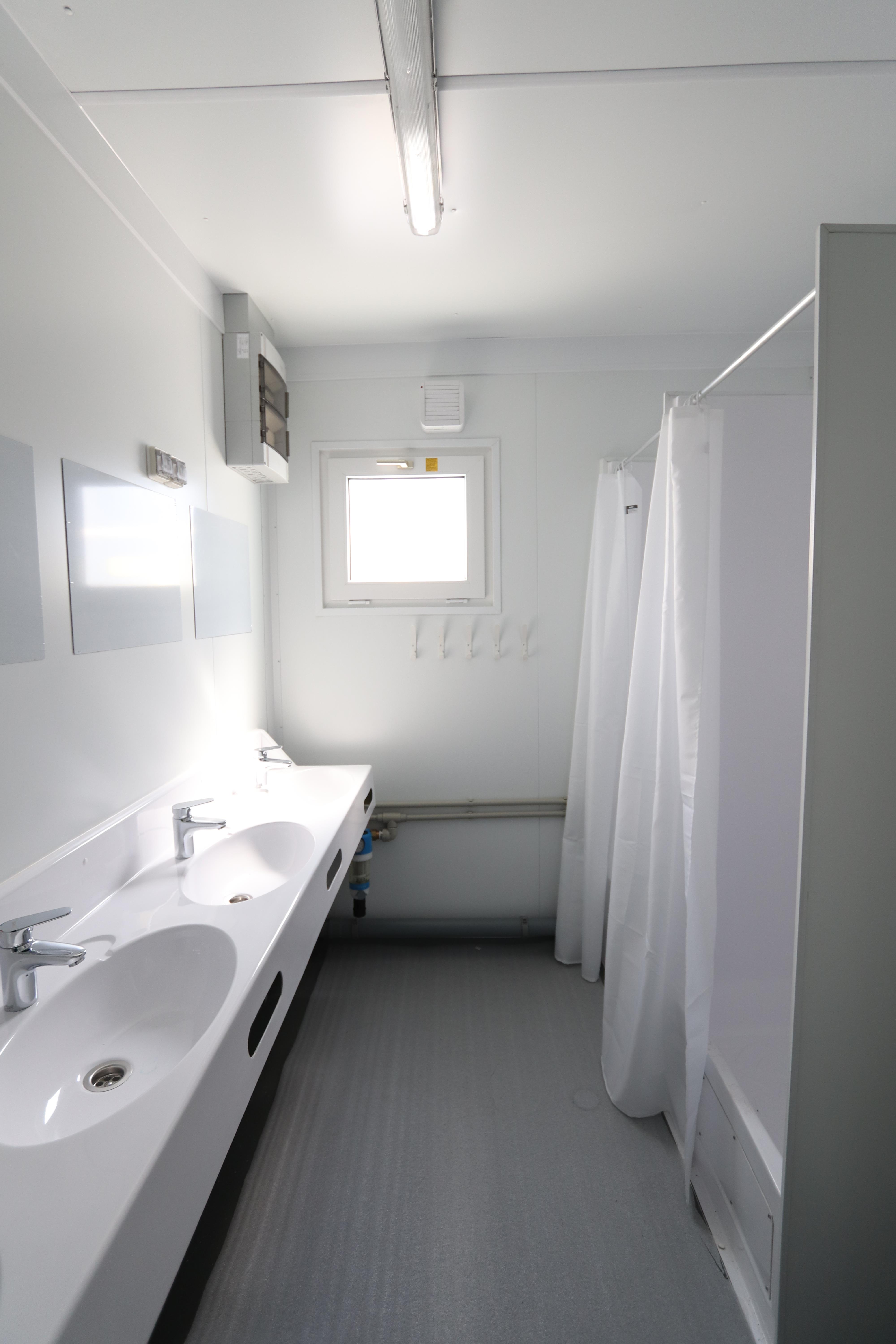 Acheter ou louer un conteneur sanitaire de douche - CONTAINEX (LU)